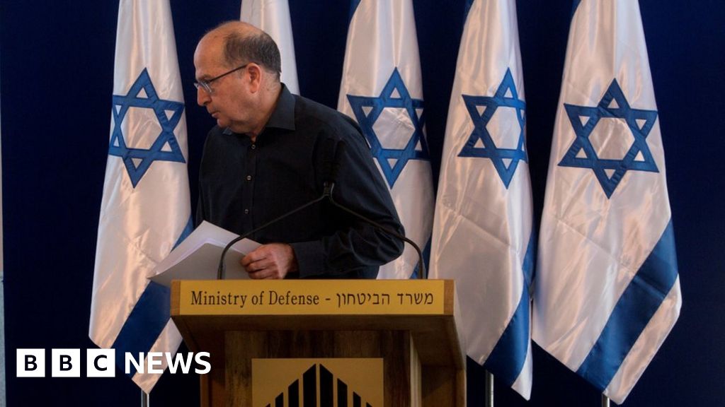 Israel politics: Defence Minister Moshe Yaalon resigns in protest - BBC ...