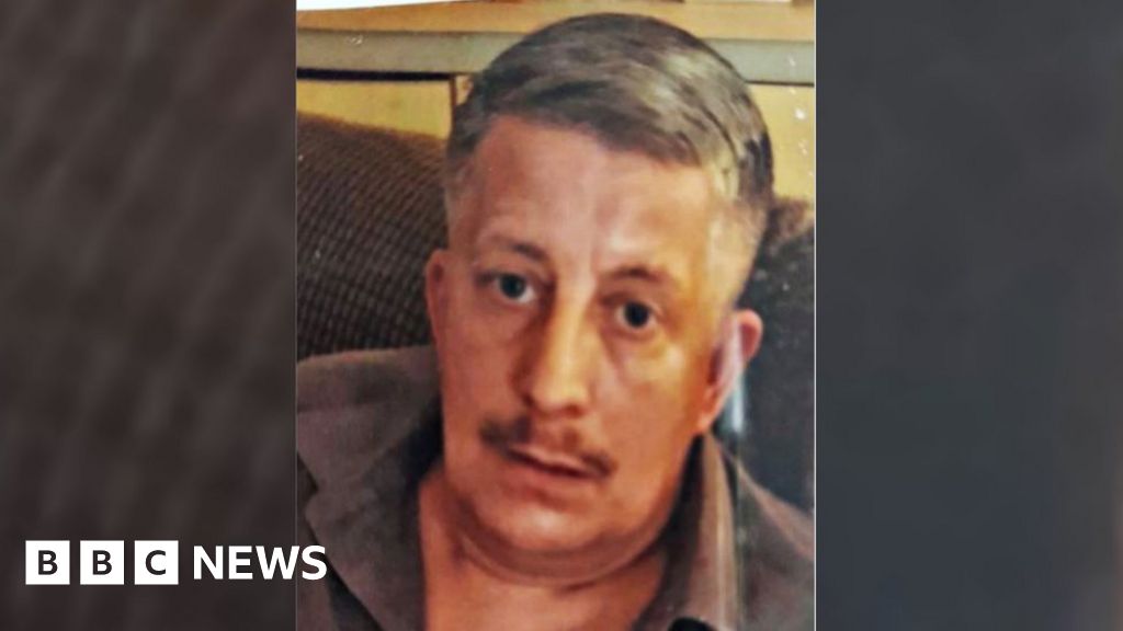 Appeal for Yeovil man who may need urgent medical attention - BBC News