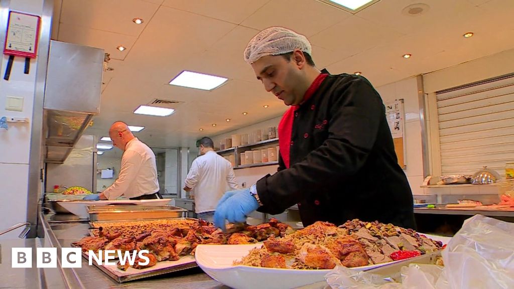Ramadan: Faith helps top Lebanese chef fast - BBC News