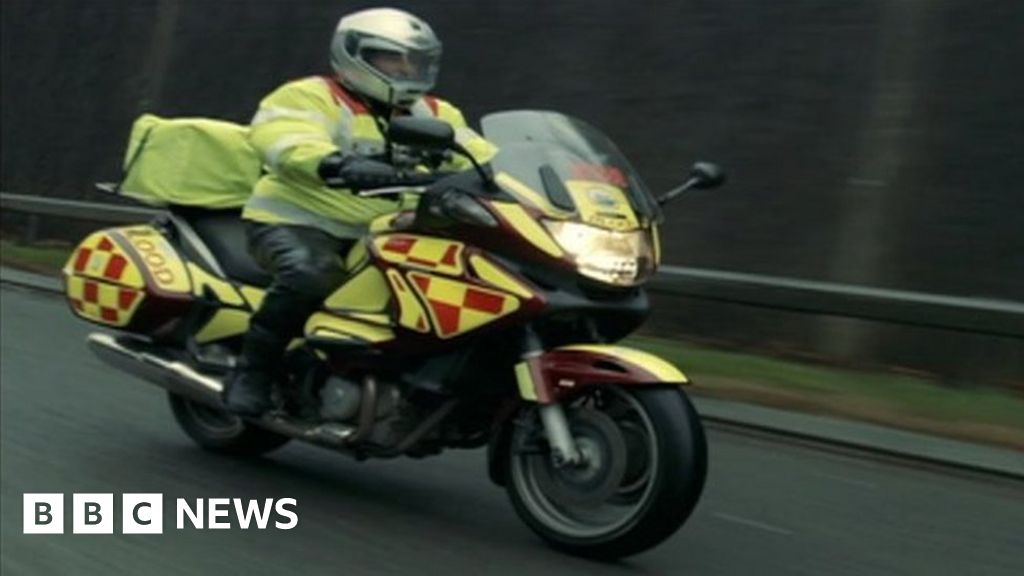 Blood bikers hitting the road with medical equipment - BBC News