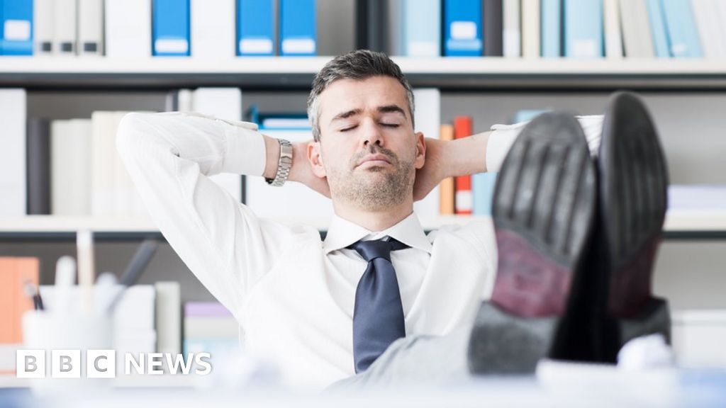 Are the best bosses the ones who put off difficult decisions? - BBC News