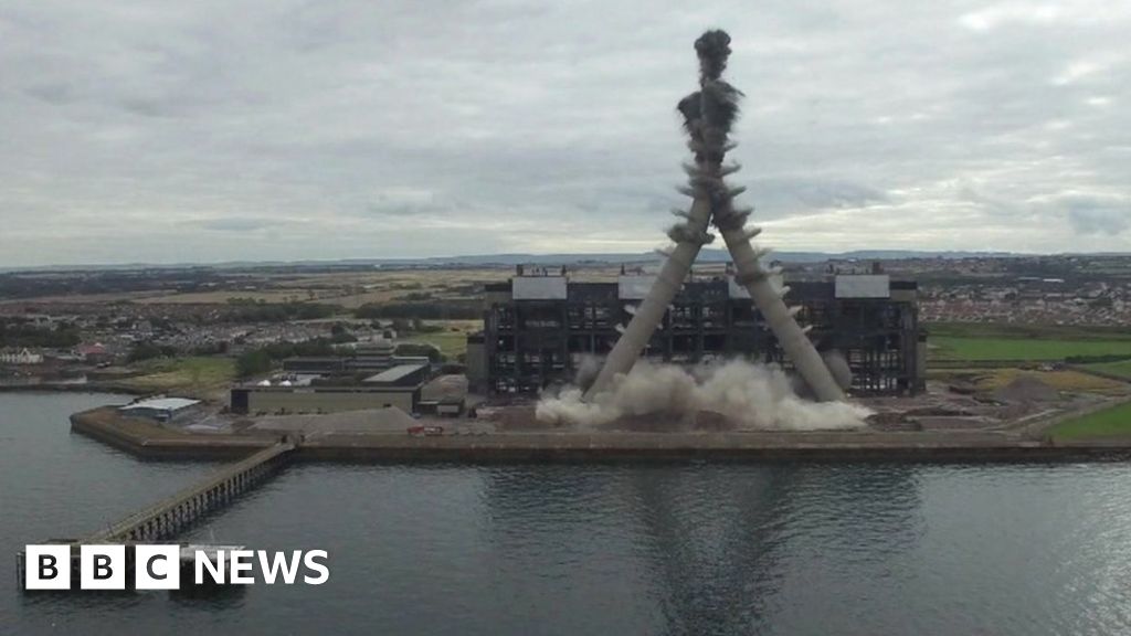 Power station chimneys demolished - BBC News