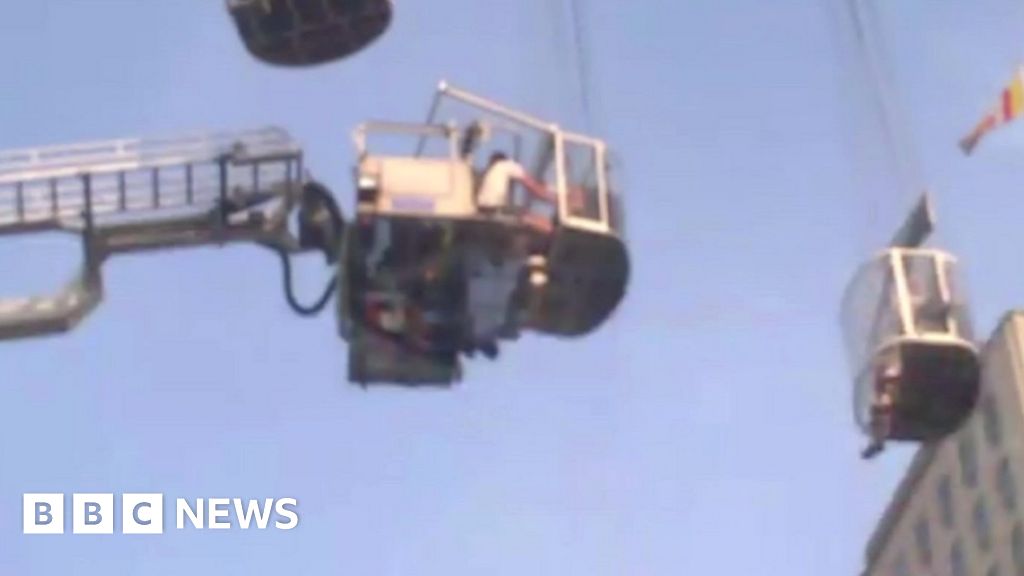 South Bank fairground: Cherry pickers used to rescue trapped people ...