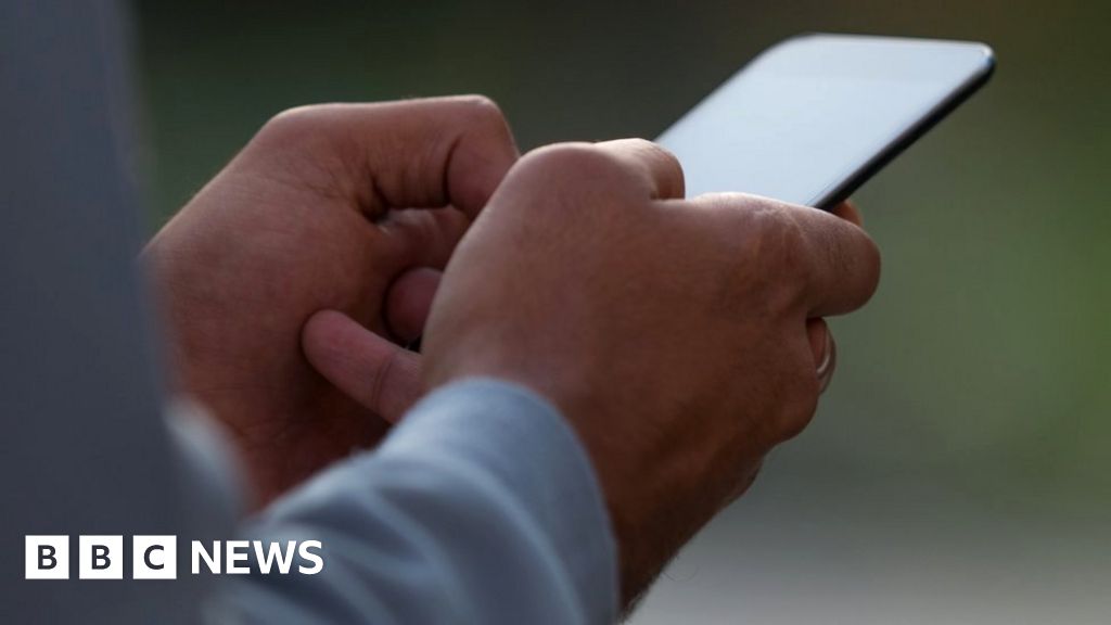 Lancashire Police Officer Who Sent Sex Texts To Crime Victims Jailed