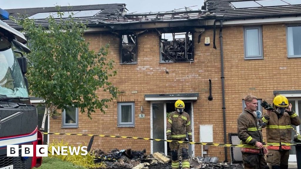 Darlington mum relives devastating fire which destroyed her home - BBC News