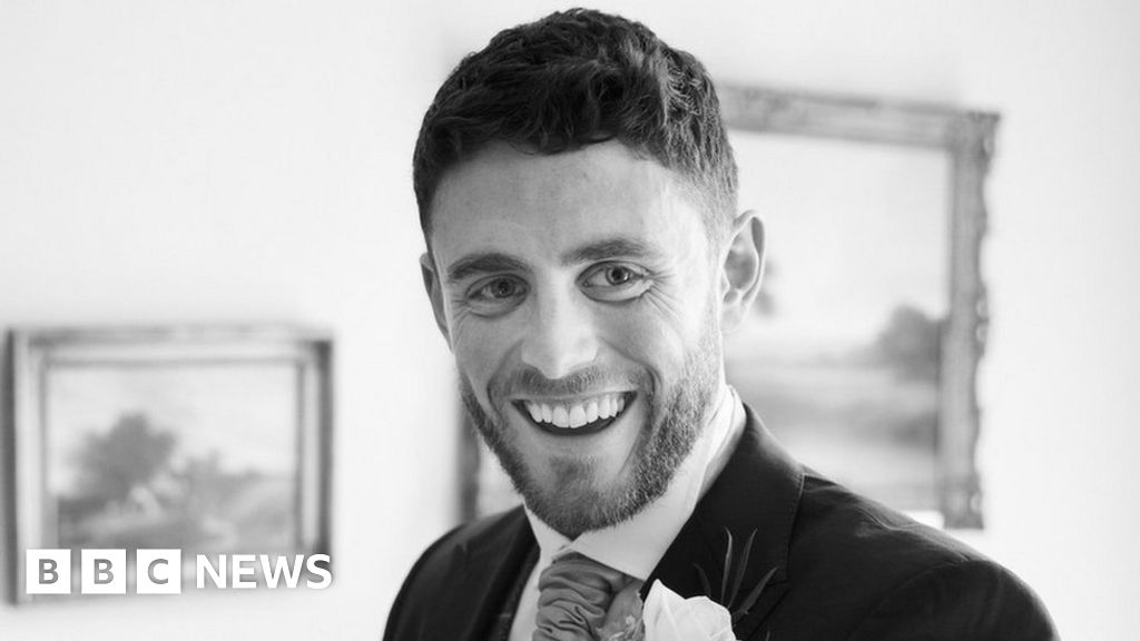 Andrew Harper: Thousands of bikers to ride in PC's memory - BBC News