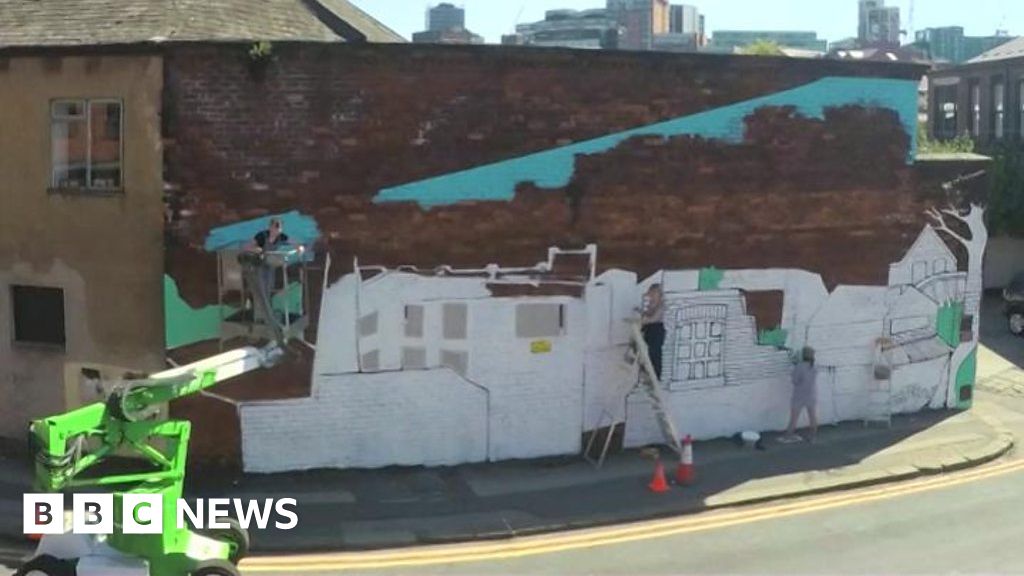 Time-lapse of Sheffield mural to celebrate Yorkshire Day - BBC News