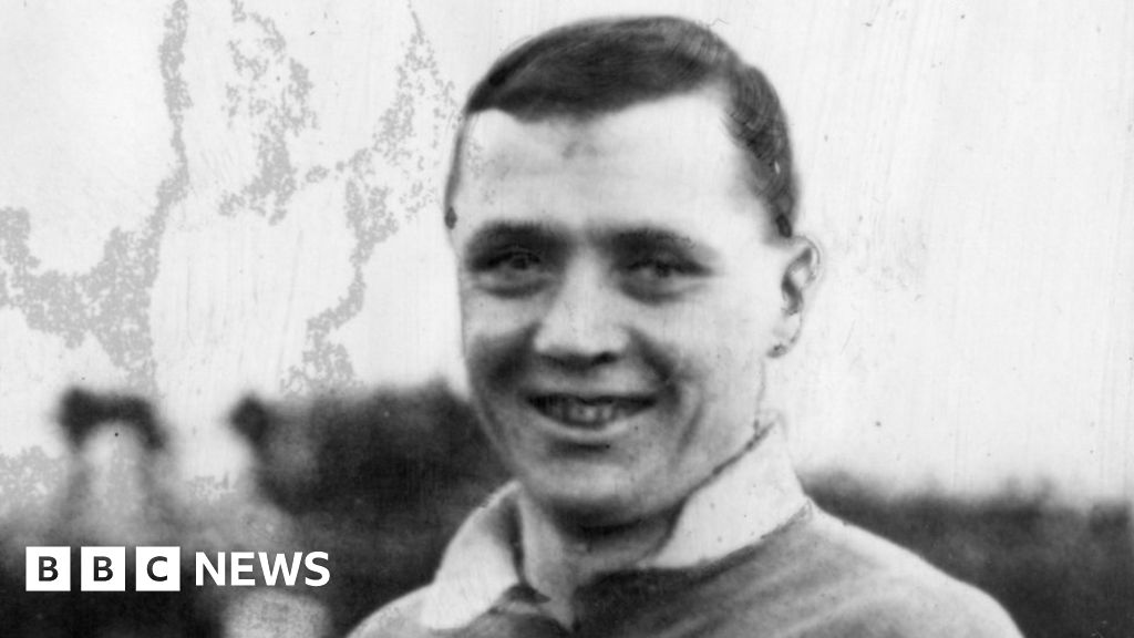 Steve Bloomer: 'I had no idea my grandfather was a football legend ...