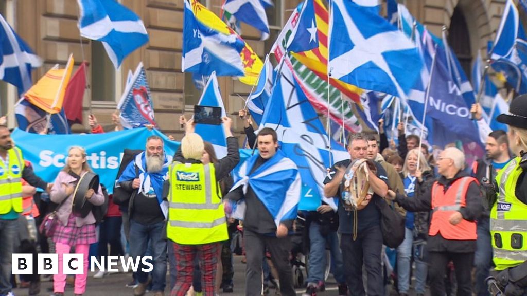 Pro-independence rally held in Glasgow's George Square