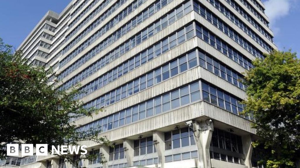 New plans to convert Southend office tower block into flats - BBC News