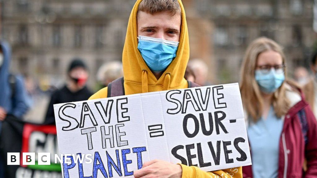 Scottish schoolchildren join global climate protest - BBC News