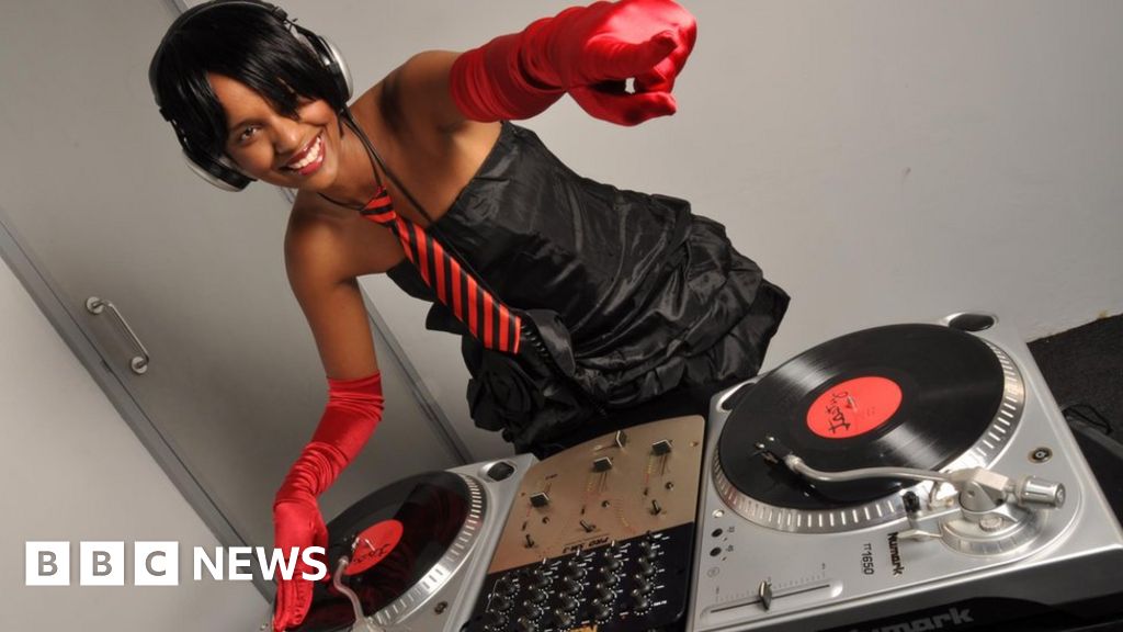 Kenyan DJ Pierra Makena celebrates Nollywood award win - BBC News