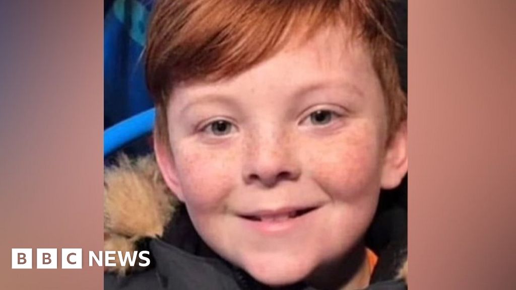 Lancaster: Boy, 11, died trying social media craze - family - BBC News