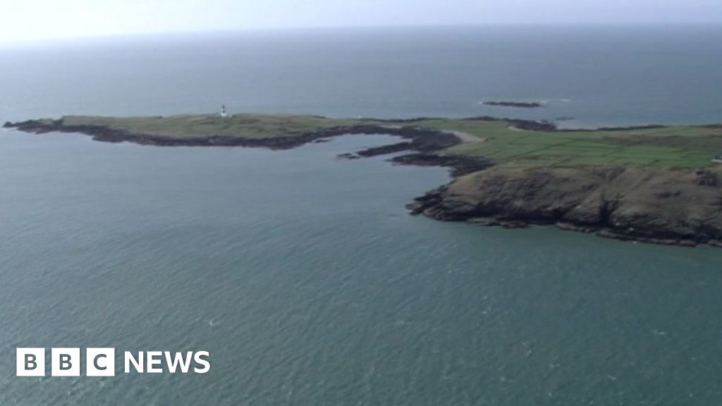 Tidal energy project proposed off Bardsey Island - BBC News