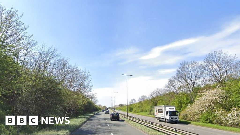 Derby's A52 set for £475k safety improvements - BBC News