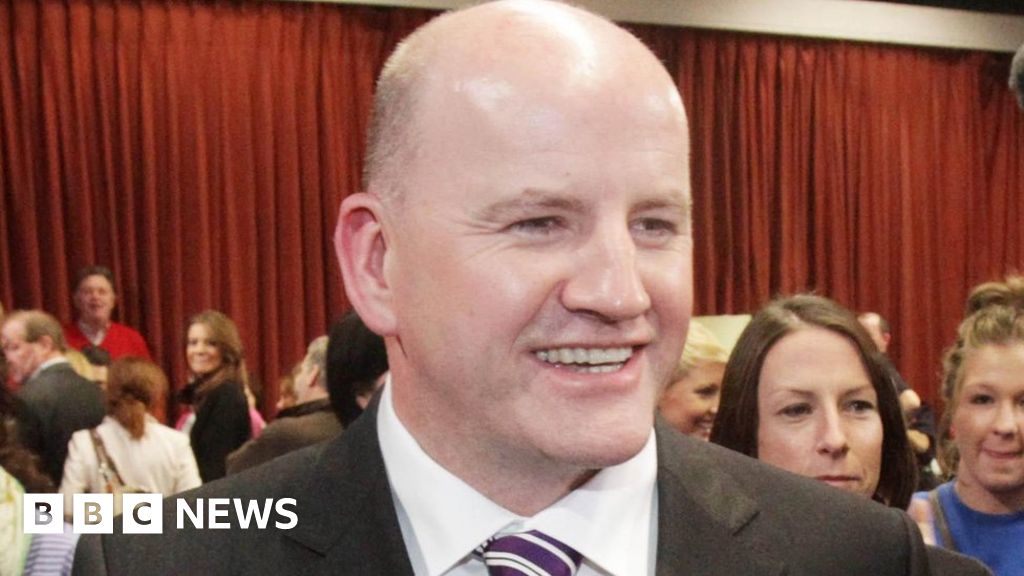 Dragons' Den star Sean Gallagher wins Irish presidency nomination - BBC ...