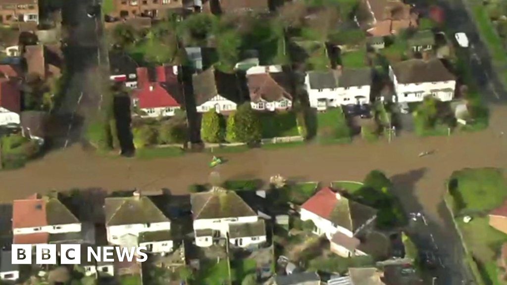 Storm Dennis flooding in Hereford as seen from above - BBC News
