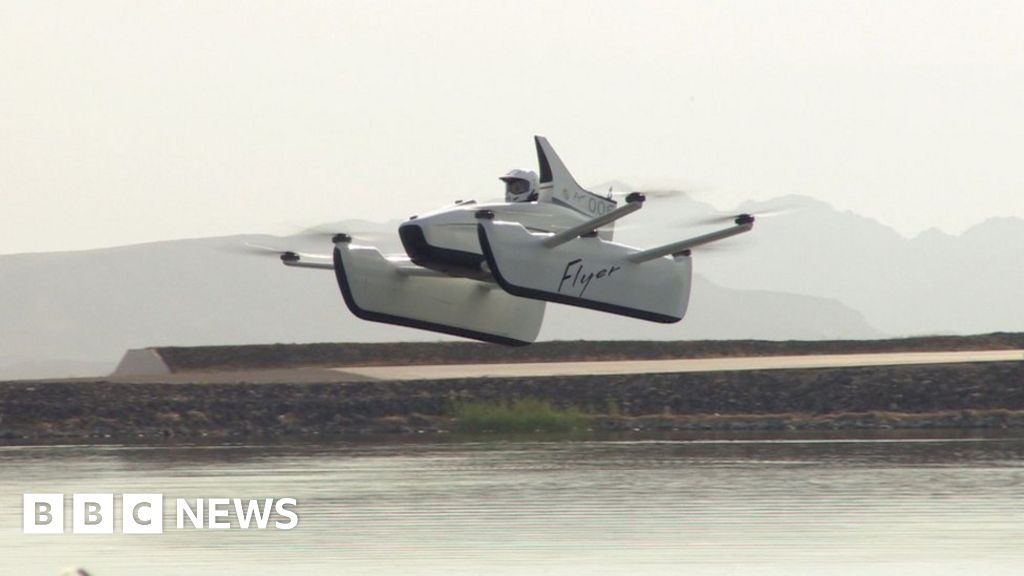 The driving school for 'flying cars' - BBC News