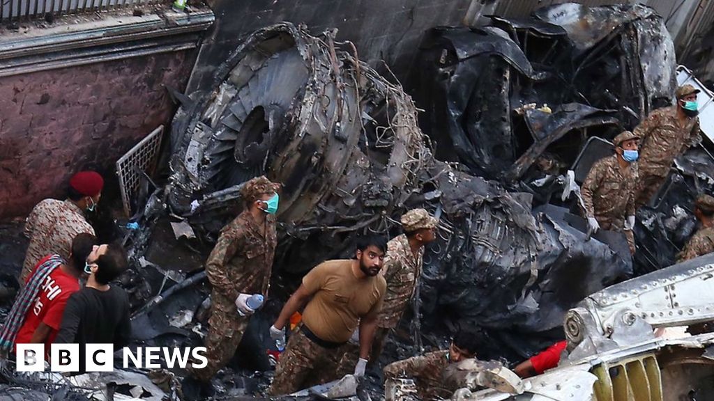 Pakistan plane crash survivor: 'All I could see was fire' - BBC News