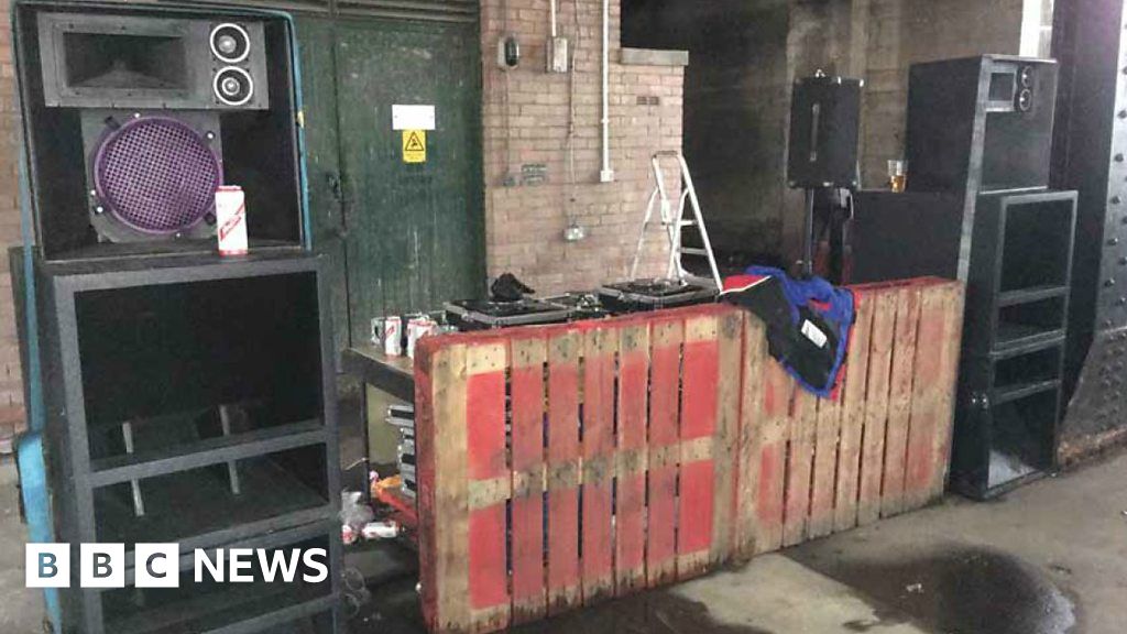 Tyne Bridge illegal rave "put hundreds in grave danger" - BBC News