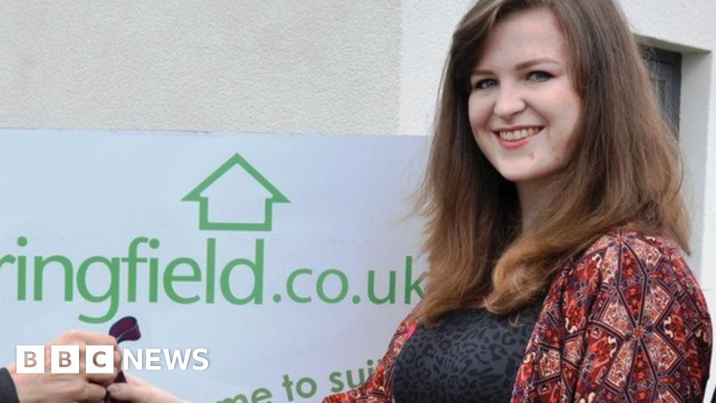 Free accommodation attracts new teacher for Moray - BBC News