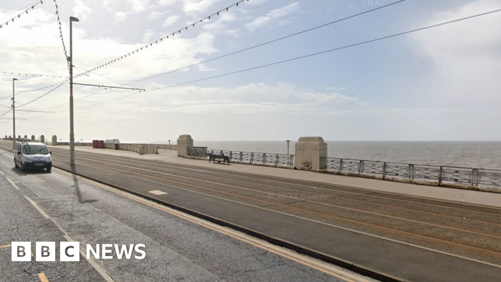 E-scooter rider dies in crash on Blackpool promenade - BBC News