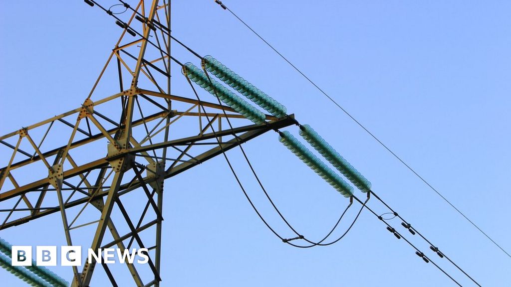 Fire at Stafford substation cuts off power for thousands - BBC News