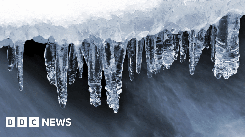 Flood warning to follow spell of freezing cold - BBC News