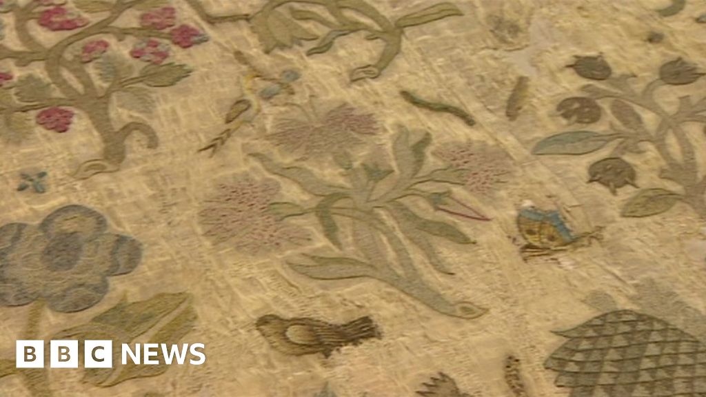 Elizabeth I dress: Altar cloth may be Queen's gown - BBC News