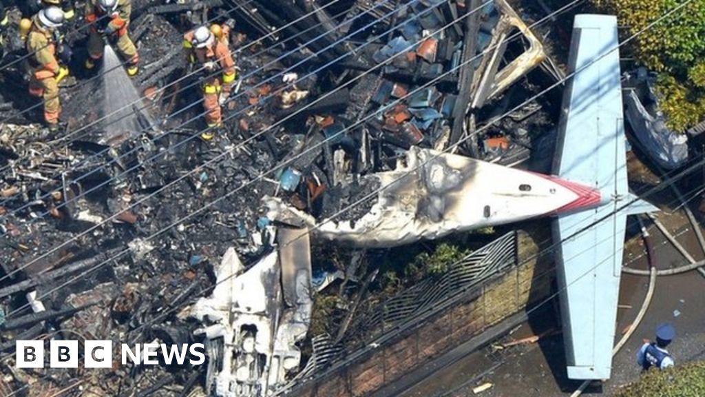 Japan: Three killed as small aircraft crashes in Tokyo - BBC News