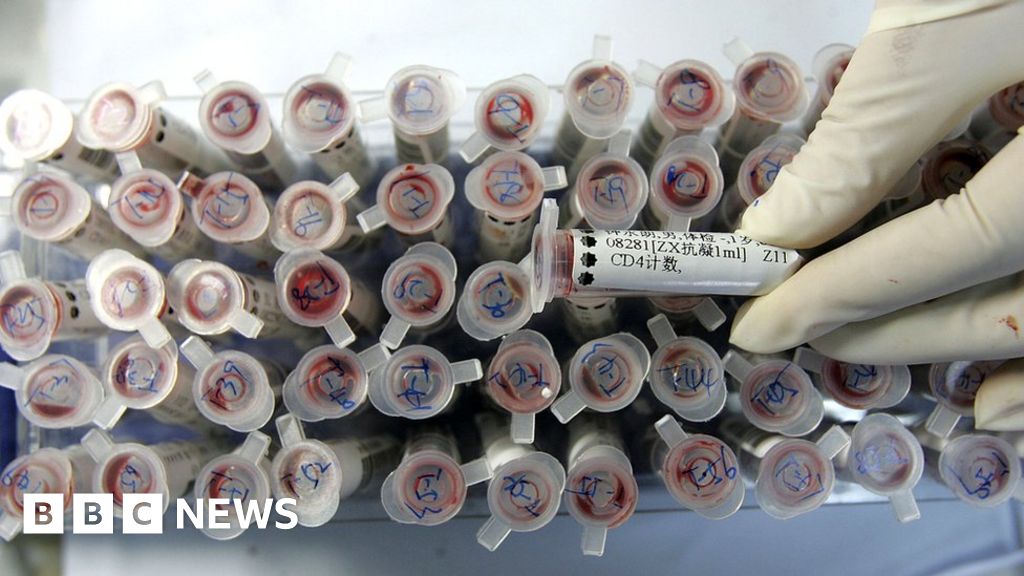 Privacy concerns as China expands DNA database - BBC News