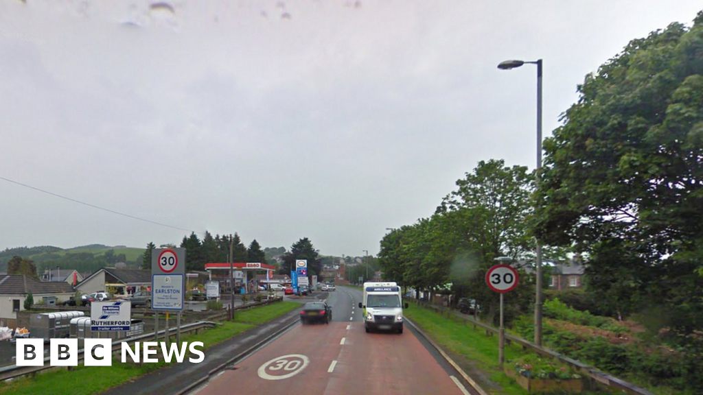 Police hunt dangerous driver after A68 incident near Earlston - BBC News