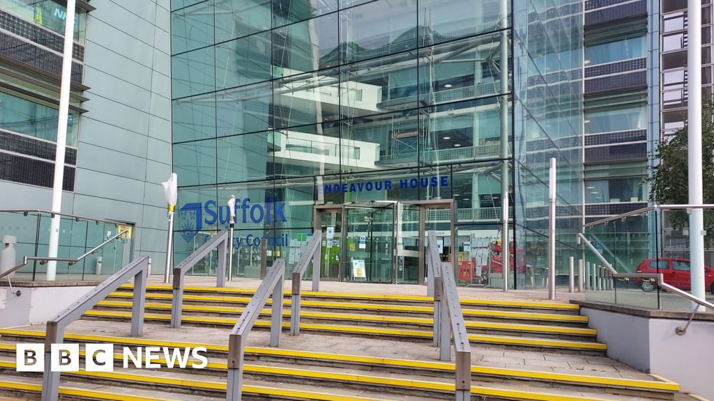 Suffolk councillor to bid for millions more SEND investment - BBC News