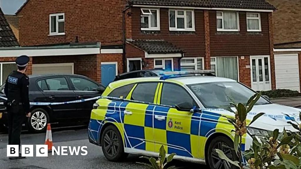 Kent: Charge changed for boy, 12, accused of stabbing girl