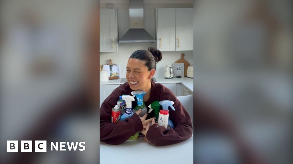 People watch me clean my home every day - BBC News