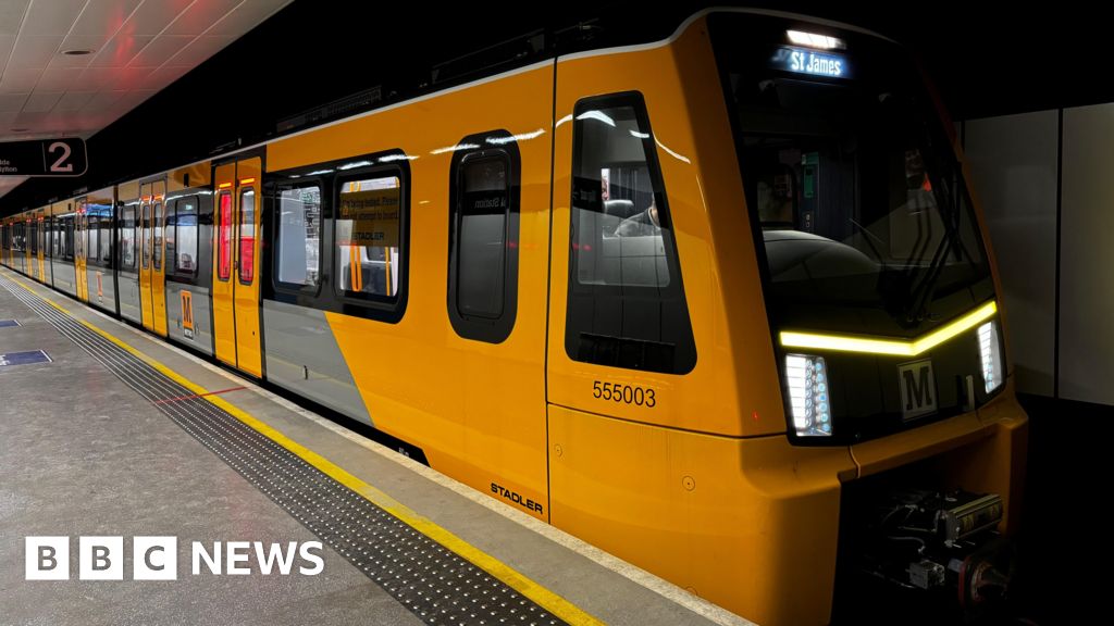 Metro 'committed' to end-of-year new train rollout