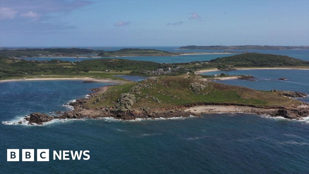 Cornish island urged to conserve water amid pipework fault