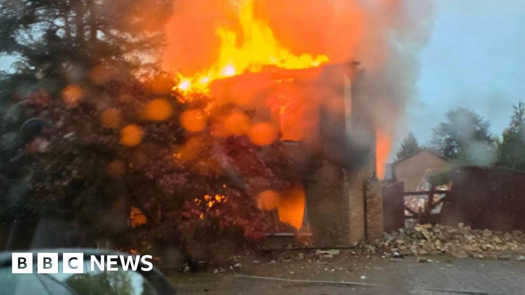 Fatal Bedford house blast 'at site of previous natural gas leak' - BBC News