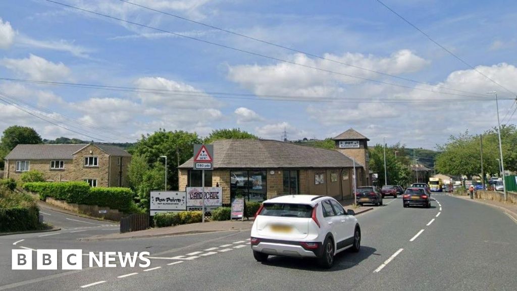 Traffic delays warning over Hipperholme water mains work