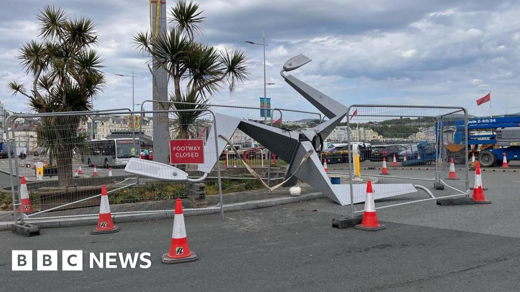 Triskelion lighting column to welcome visitors to Manx capital