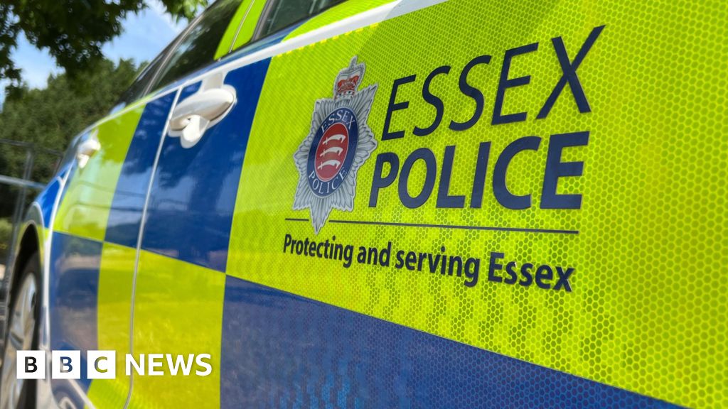 Police urge caution after drivers reverse to avoid M11 crash