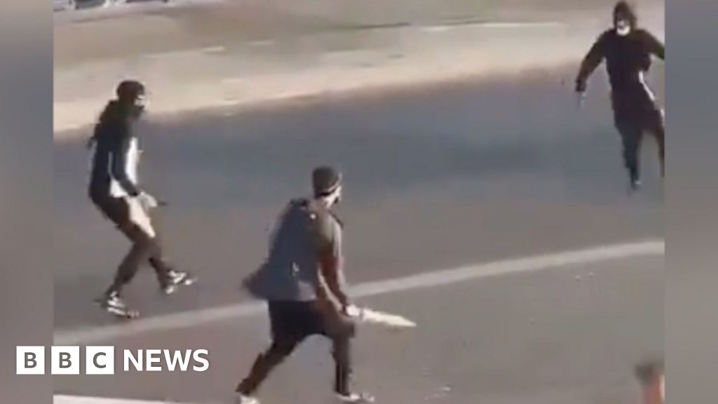 Video shows men armed with blades fighting in street in Southend