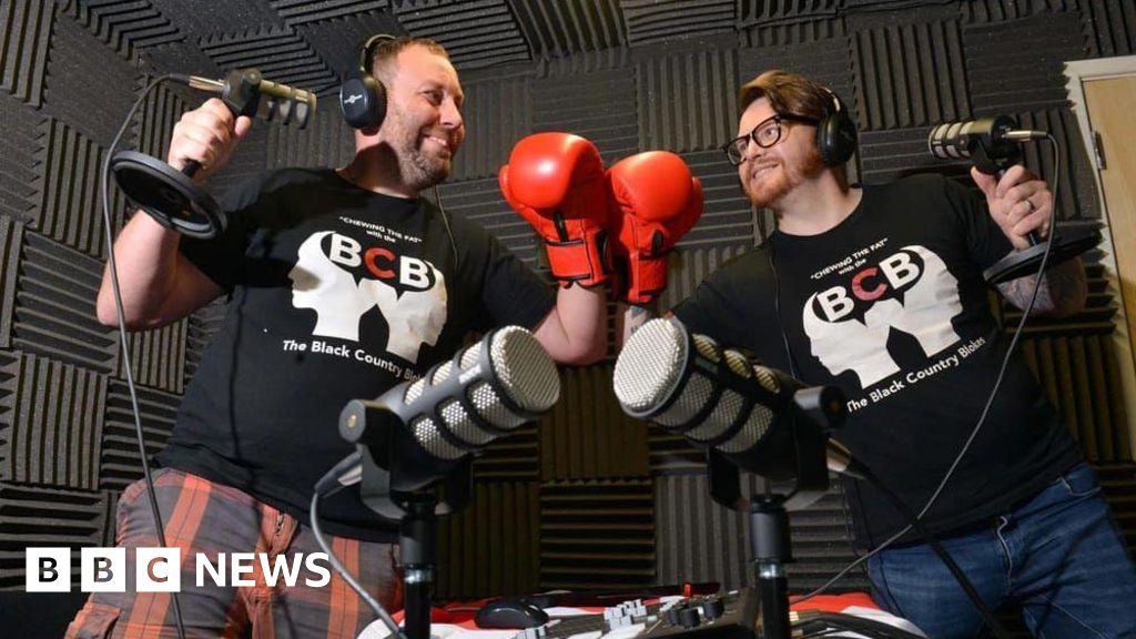 Black Country Blokes mental health podcaster in fundraising runs - BBC News