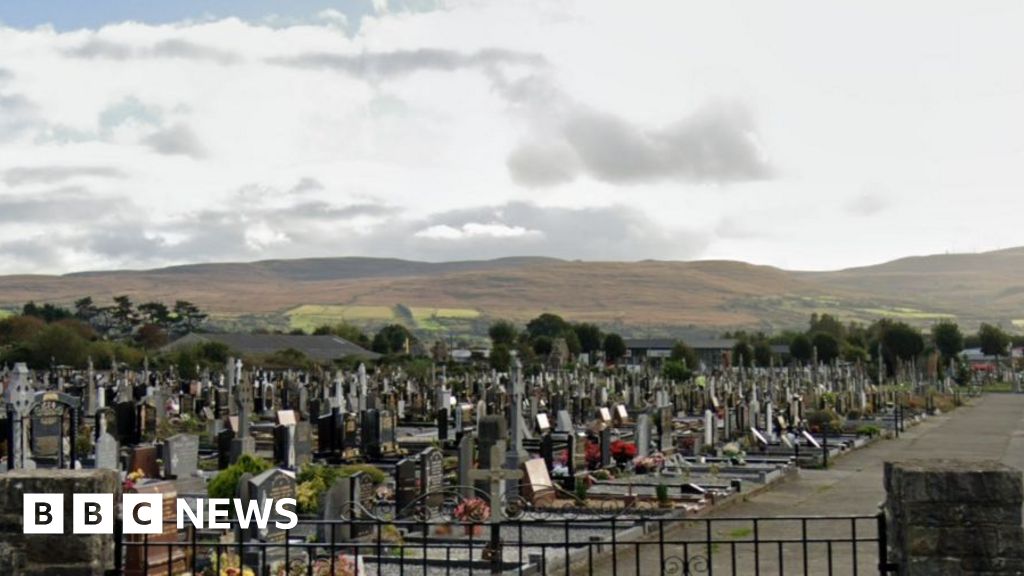 County Kerry: M﻿en arrested after fatal attack at funeral