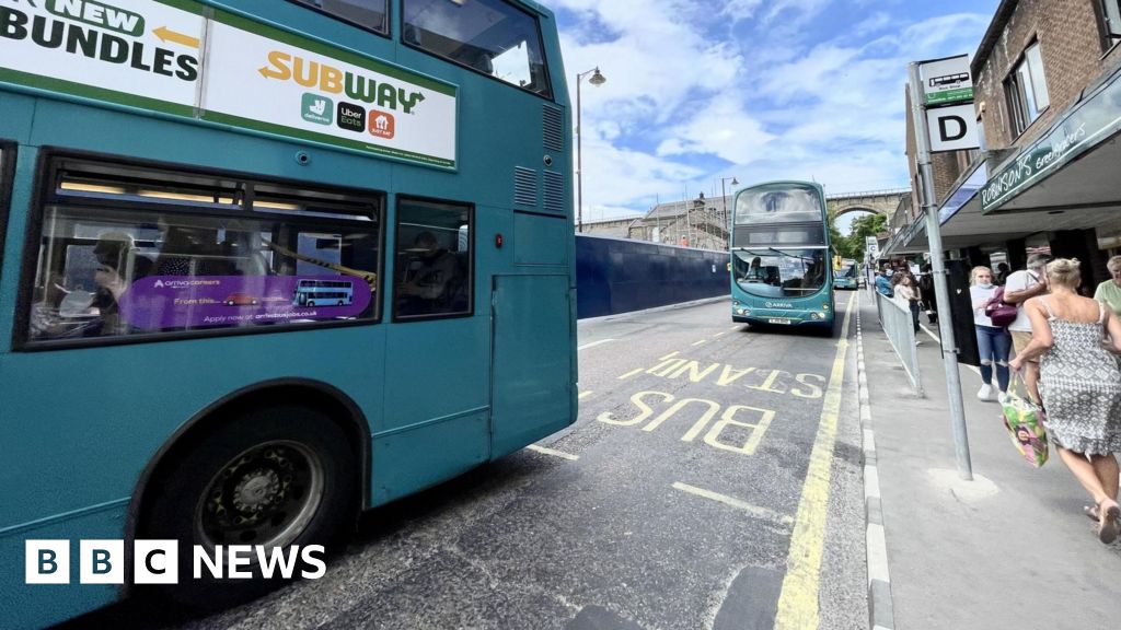 Durham bus services a 'headache' for passengers - BBC News