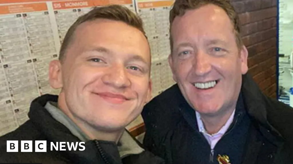 'Catastrophic' punch caused boxing match death, inquest hears - BBC News