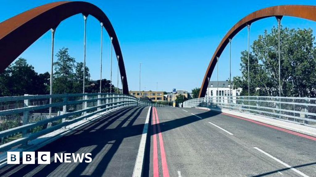 Chelmsford city centre bridge given its official opening