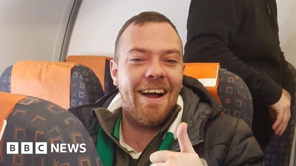 Kevin Davidson murder: New appeal for information - BBC News