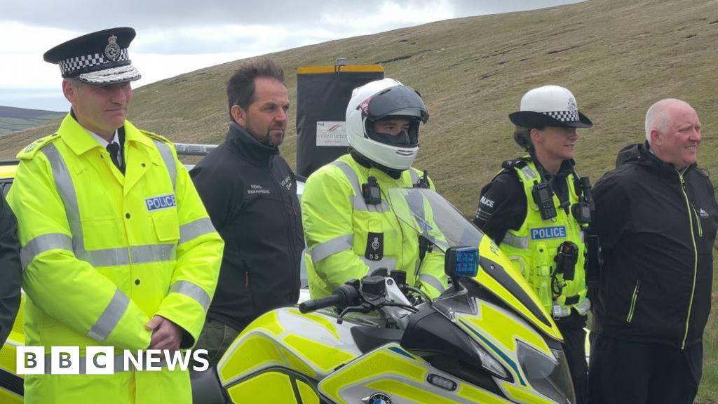 Police urge Isle of Man TT fans to stick to their limits - BBC News