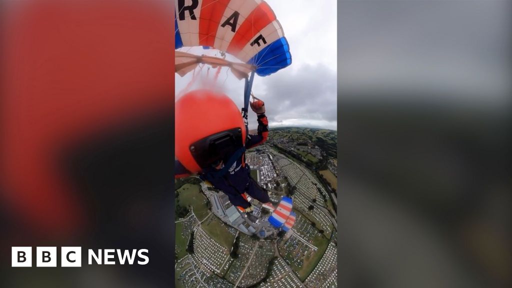 Making an entrance to the Royal Welsh - BBC News